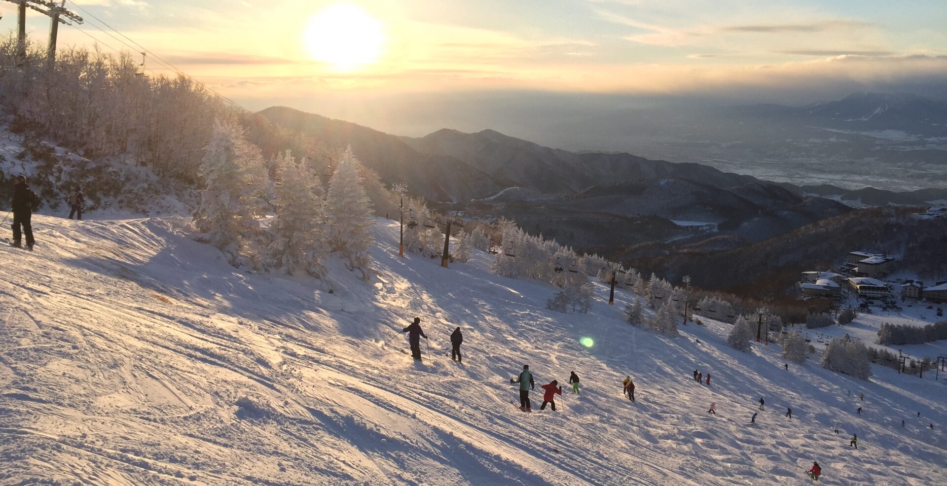 【2025-2026年版】スキーシーズン券 早割情報完全ガイド｜全国の購入期限＆価格一覧で賢く冬支度 - SNOWSEARCH スノーサーチ